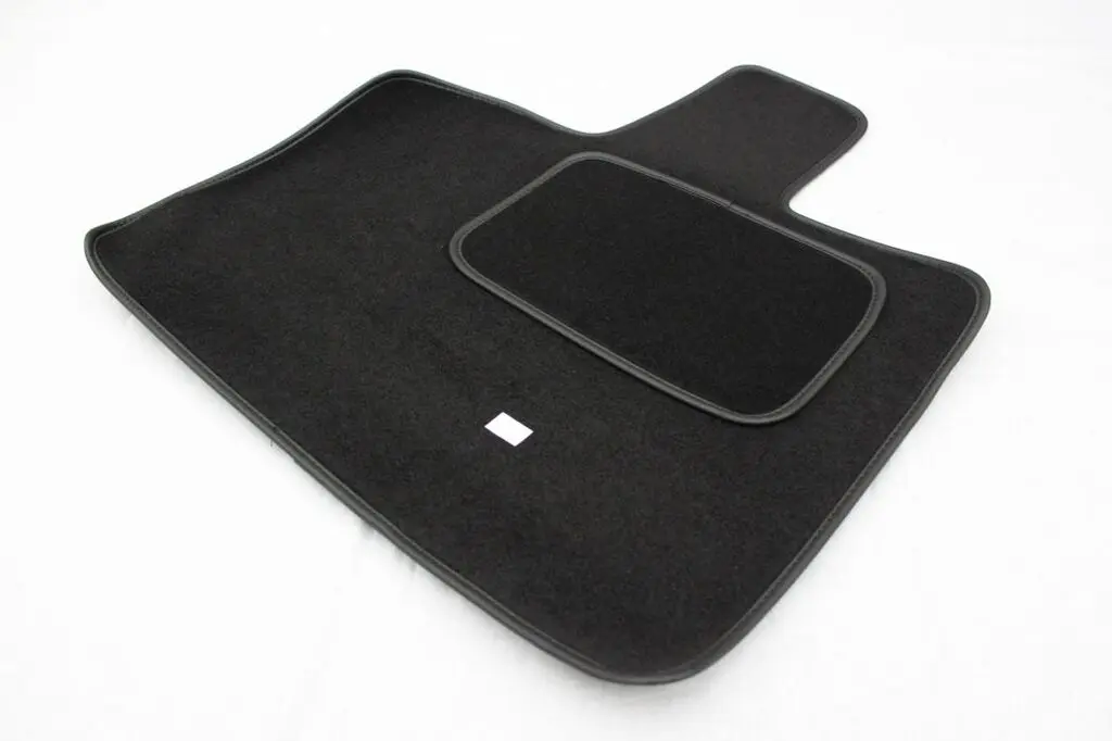 OEM Tepih patosnice Dodge Caravan (2001-2007), 4 komada, Crne