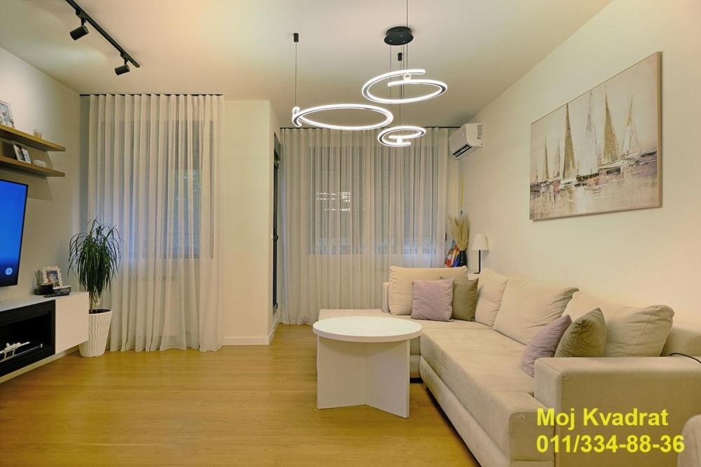 Trosoban stan na prodaju, 82m2, 311.600€