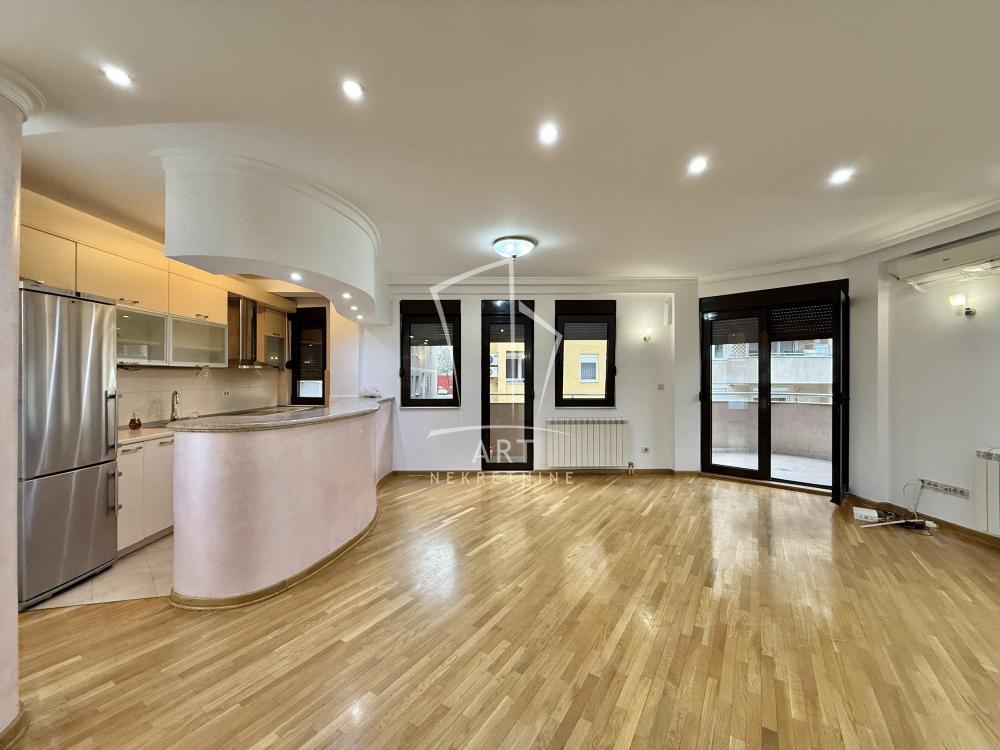 Bilećka, Četvorosoban stan za izdavanje, 103m2, 1.200€