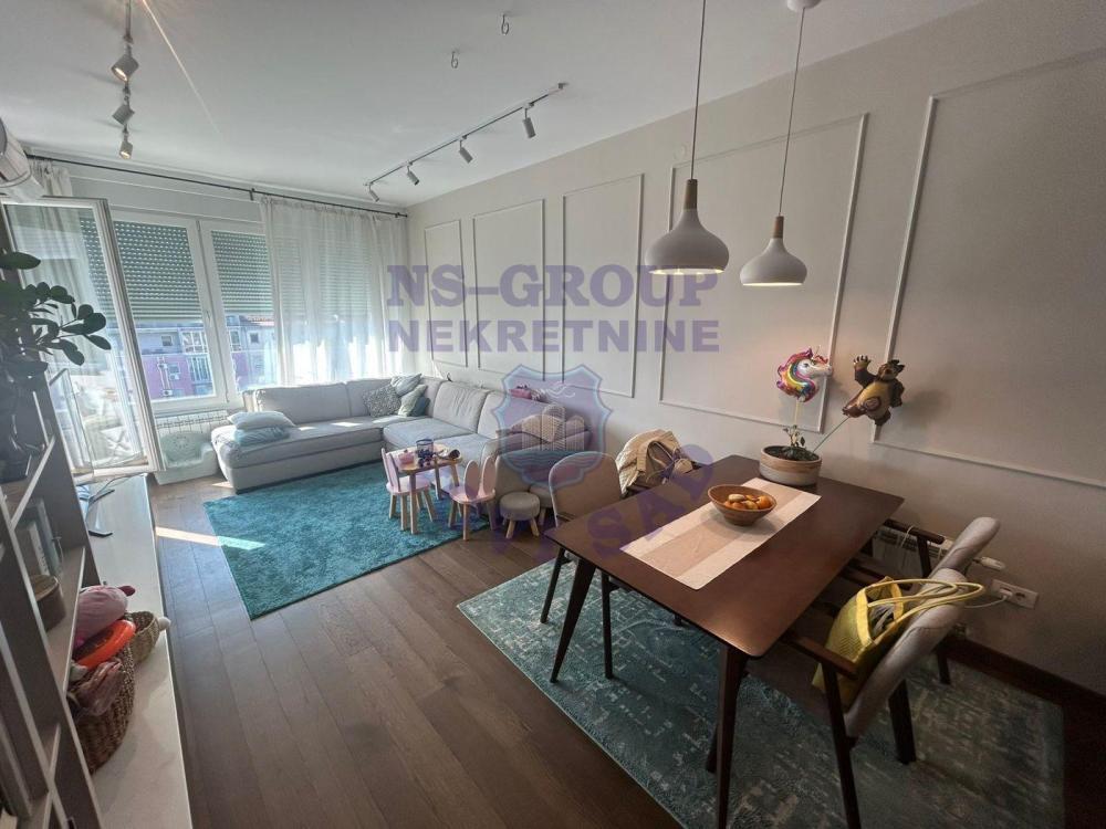 Trosoban stan na prodaju, 67m2, 214.000€