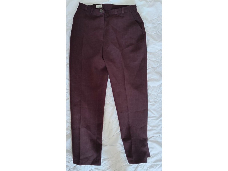 C&A pantalone vino boje 38