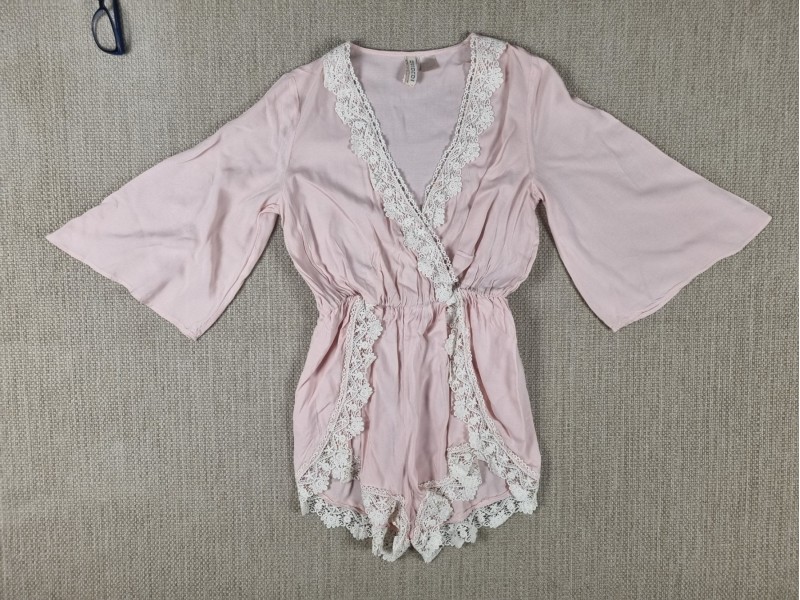 H&M kombinezom sa ¾ rukavima I cipkom-RASPRODAJA