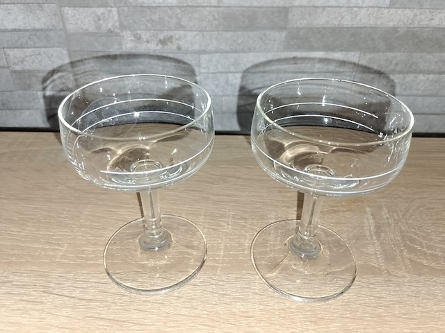 Čaše  sa stopom 2 komada vintage