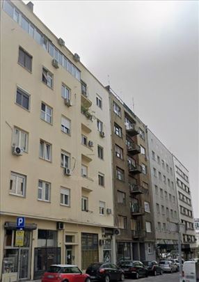 Na prodaju trosoban stan na odličnoj lokacij