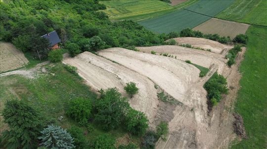 Čortanovci, Građevinsko zemljište 2065m2 HITNO!