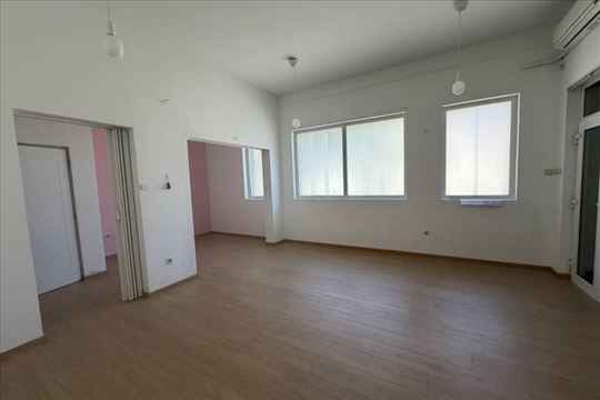 Poslovni prostor za izdavanje na Lekinom brdu 40m2