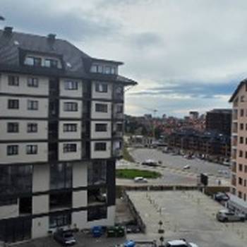 Prodaja nameštenog apartmana – centar Zlatibora ❲ 2100 eur ❳