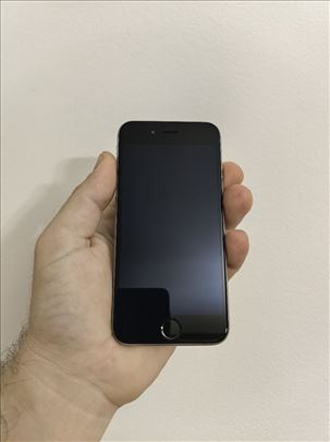 Iphone 6s 32gb crni