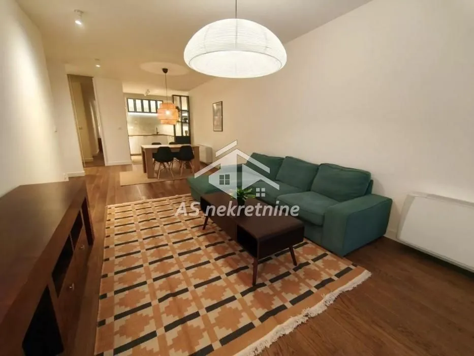 Izdavanje, trosoban stan, 99m², Kalenić Pijaca, Vračar Sve Podlokacije