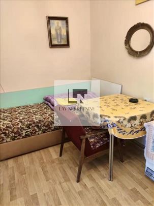 Prodaje se dvosoban stan na Zvezdari 33m2