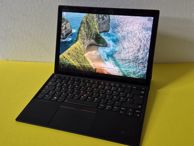 Lenovo X1 -Gen3 - i7 8650U , 16GB , 512GB SSD M.2