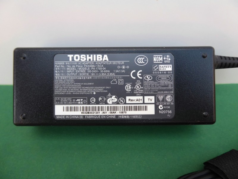 TOSHIBA 19V - 3.95A Laptop punjač