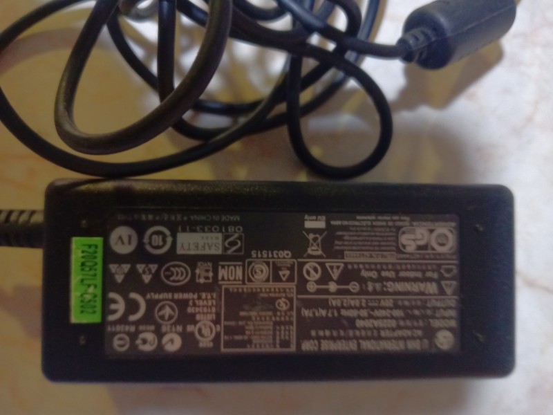 LiShin 0225A2040 20v2a punjac za laptop