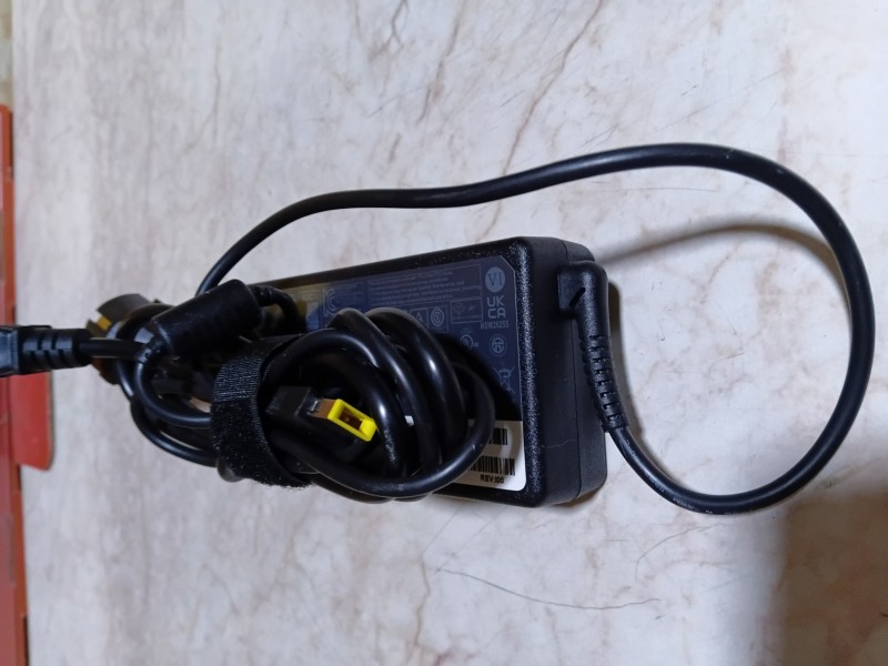 Ac Adapter Lenovo 20v6.75a 135W