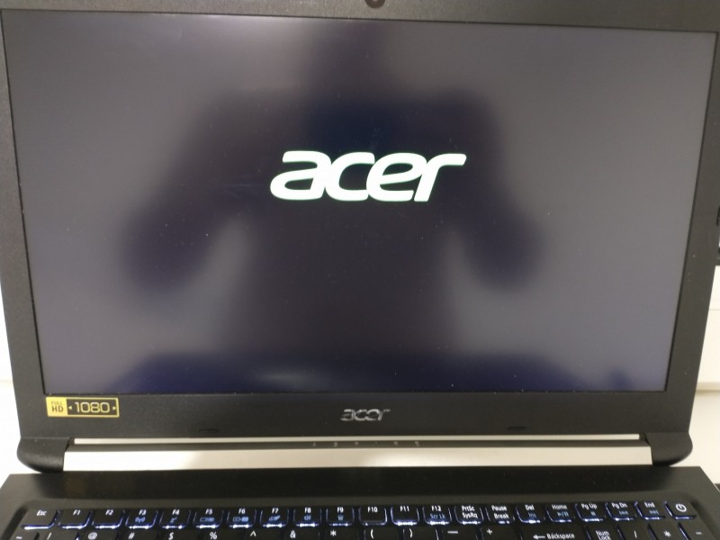 Acer Aspire a515-51g i7 8550u 8gb ram 256gb ssd
