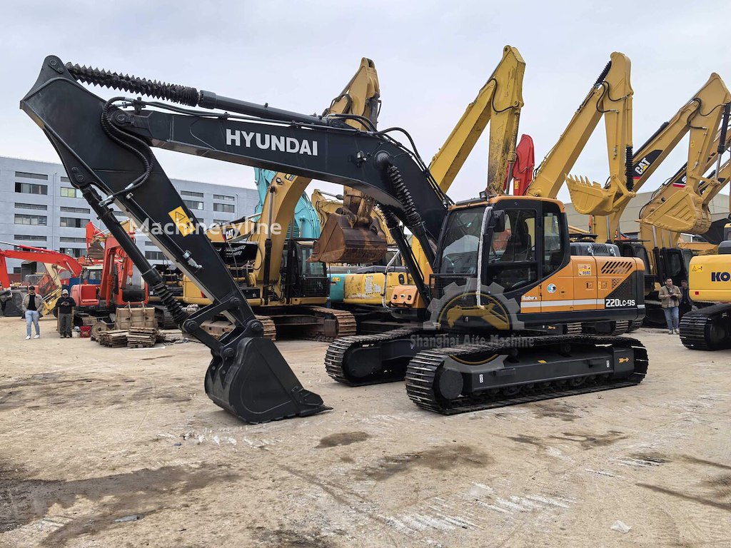 Hyundai R220LC-9S bager guseničar