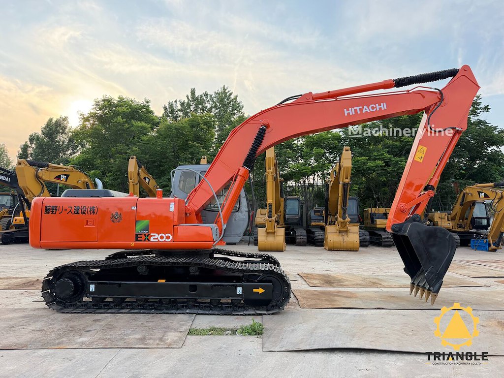 Hitachi EX200 bager guseničar