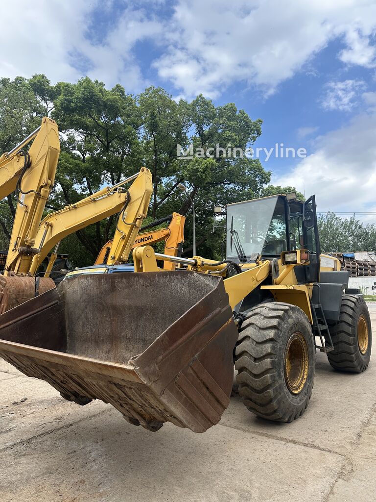 Komatsu WA320 prednji utovarivač