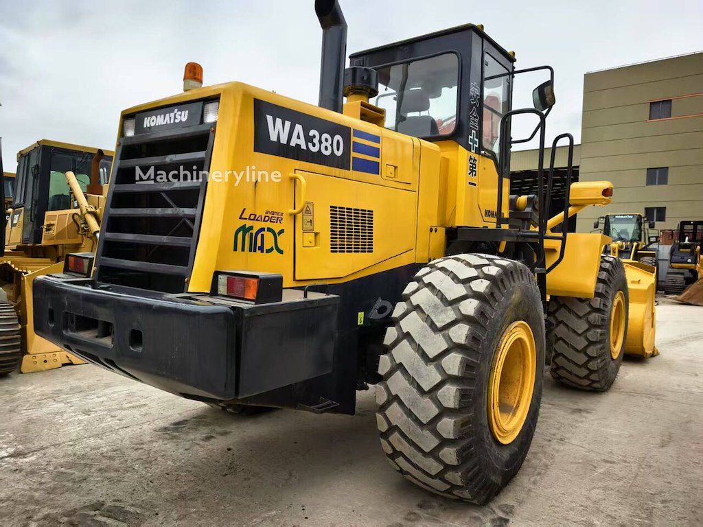 Komatsu WA380-3 prednji utovarivač