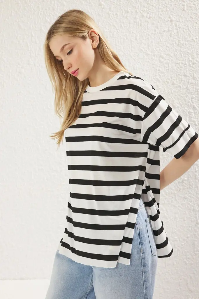 Trendyol Milla Ženska majica TWOSS20TS0828, Crna