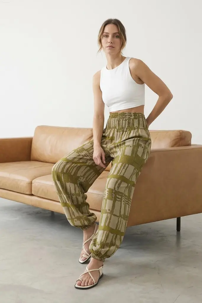 Trendyol Milla Ženske pantalone TWOSS25PL00063, Maslinaste