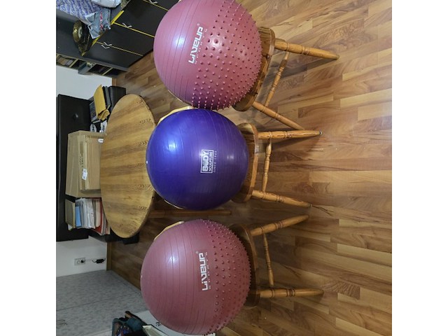 Tri fitnes lopte