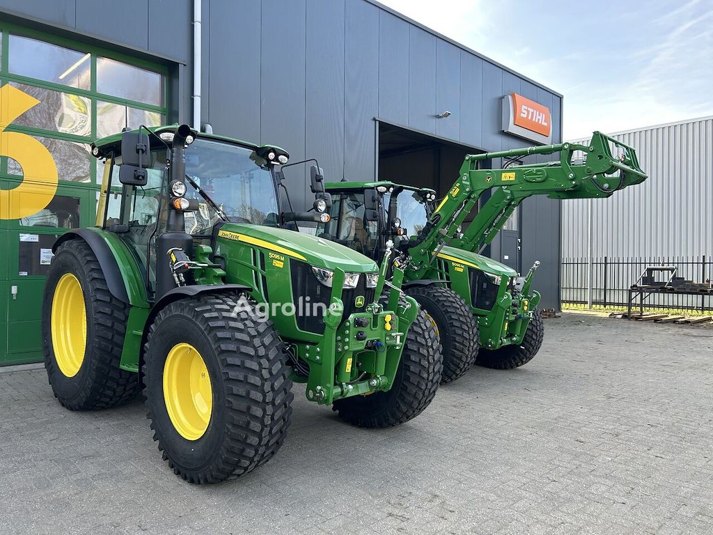 Novi John Deere 5105M traktor točkaš