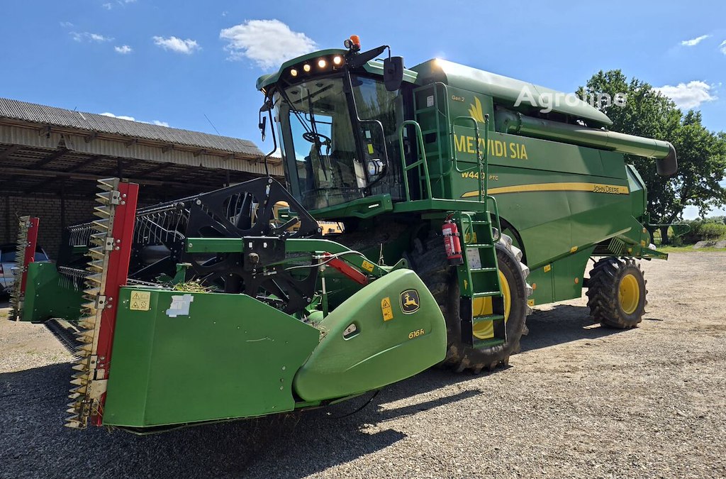 John Deere W440 kombajn za žito