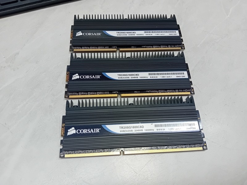 ddr3 3x2gb corsair dominator 1600mhz ispravne