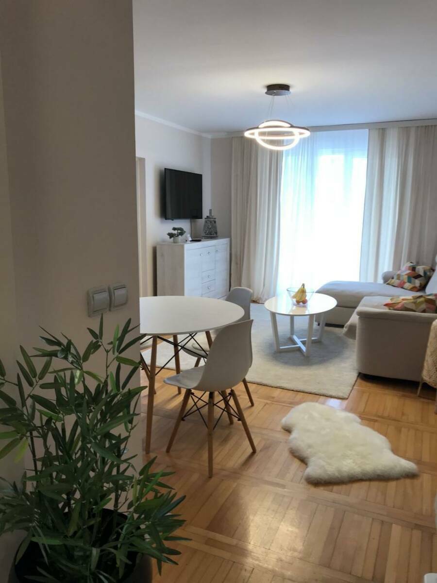 Dvoiposoban stan, Beograd – Dedinje (25.maj) | Izdavanje · 72m² · 1.100€