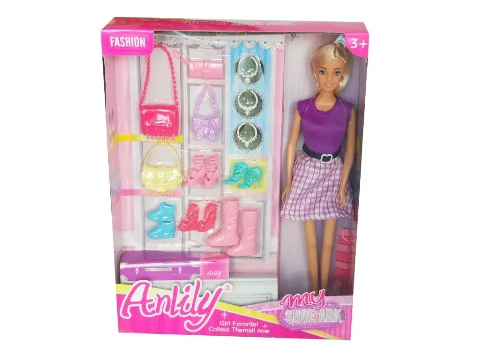 Lutka Anlily sa modnim ormarom