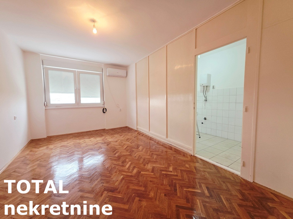 Dvosoban stan na prodaju, Cara Dušana, Novi Sad, 43m², 103.200 €