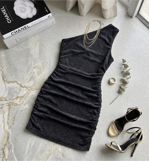 H&M šljokičava haljina