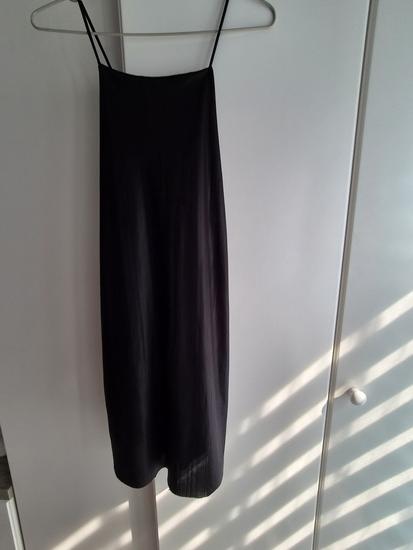 Crna mini haljina