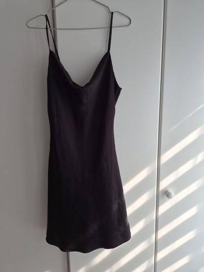 Crna mini haljina
