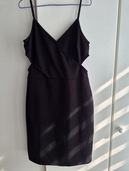Crna mini haljina