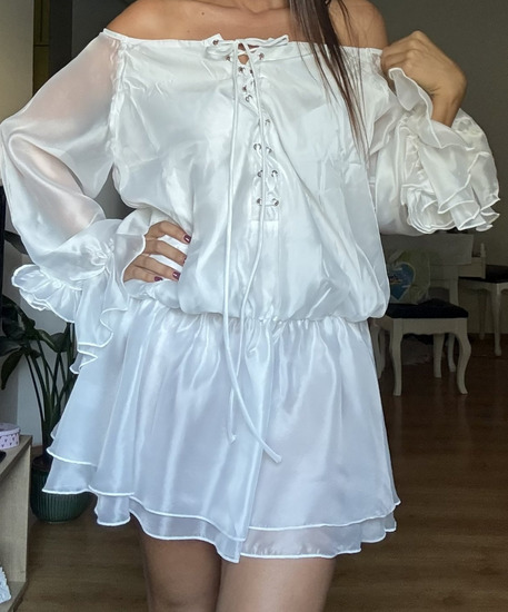Bela haljina