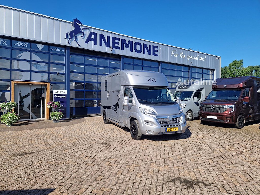 Opel Movano vozilo za prevoz konja