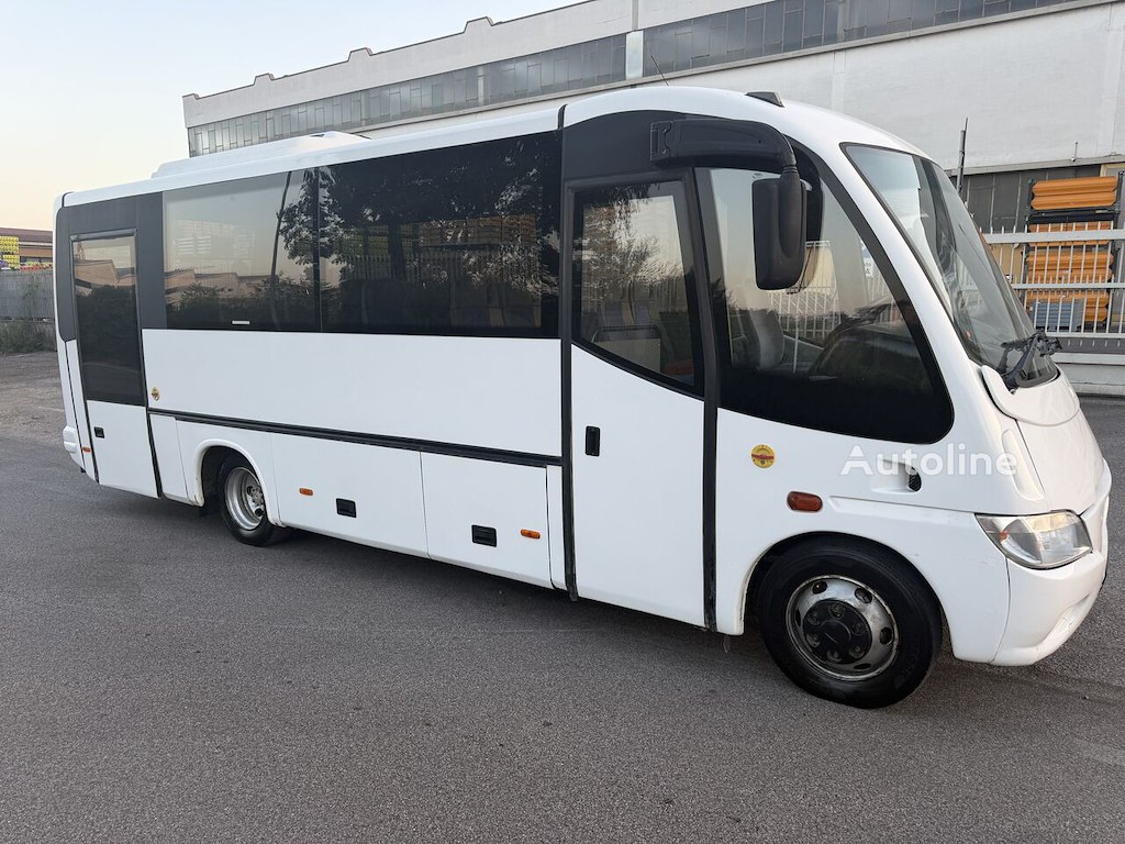 Mercedes-Benz Beluga prigradski autobus