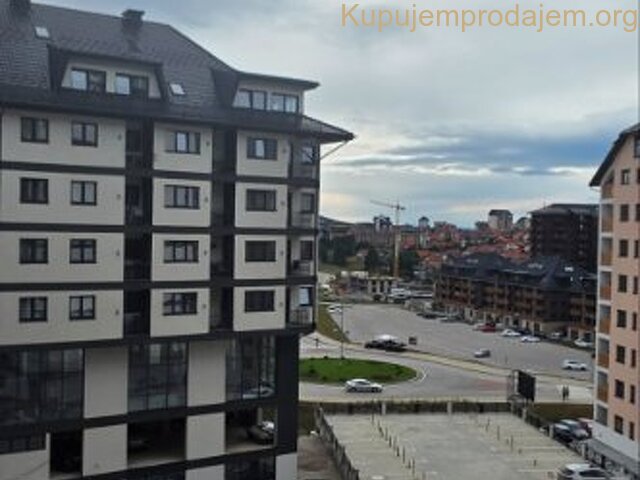 Prodaja nameštenog apartmana – centar Zlatibora