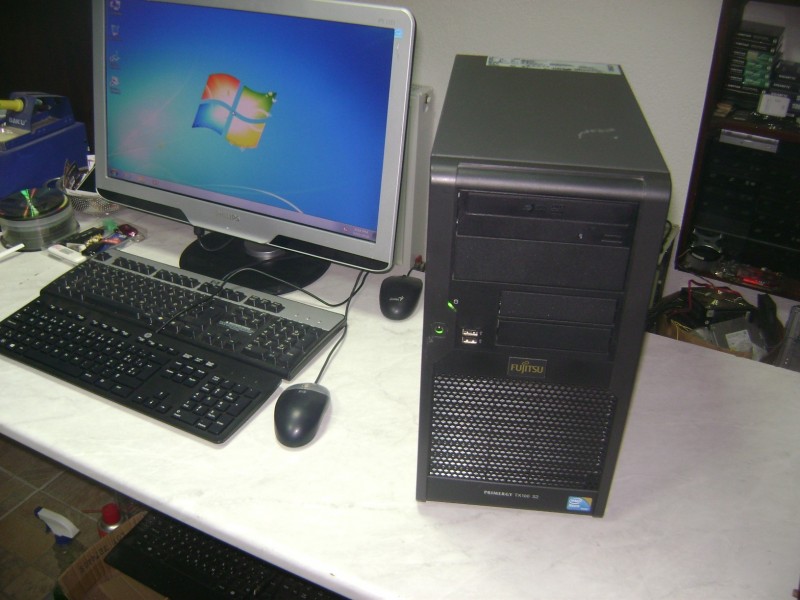 Server 1156 fujitsu xeon X3430 4gb ddr3,500hdd wd ispra