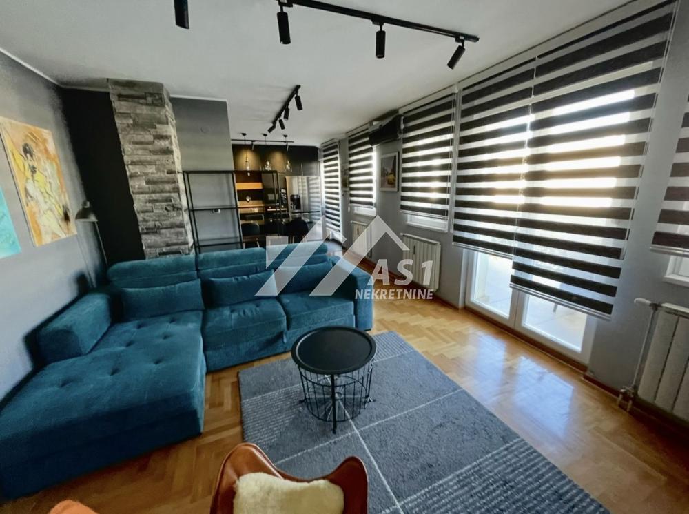 IZDAJE SE LUX STAN ID#8030
1.100 €