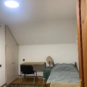 Potrebna treća cimerka u Zemunu ❲ 250 eur ❳
