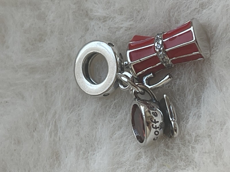 Srebrni Pandora srebrni privezak S925 kafa