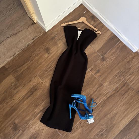 Zara viral midi haljina sa srcolikim izrezom Novo