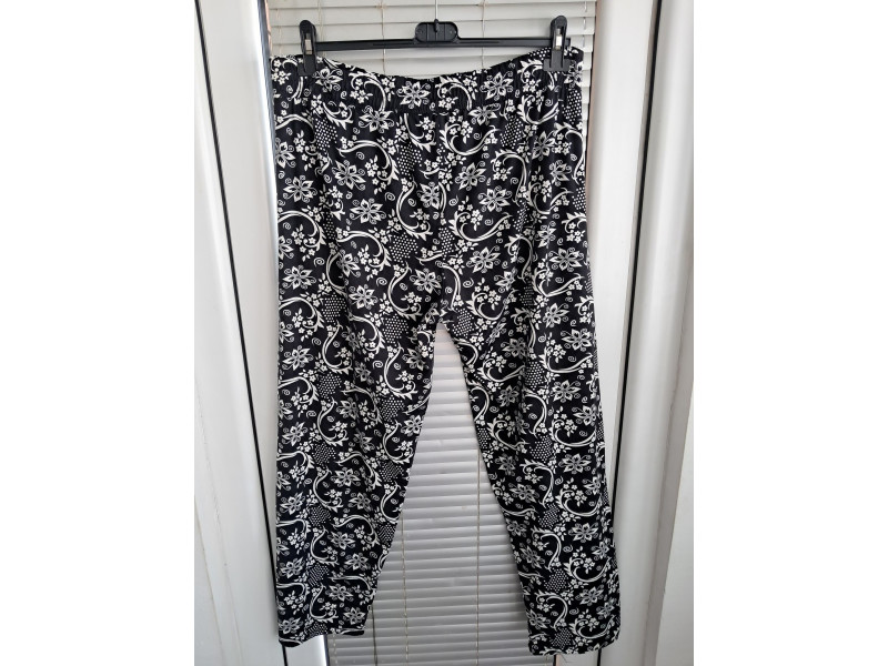 Salvare sa crno-belim cvetnim dezenom vel L XL