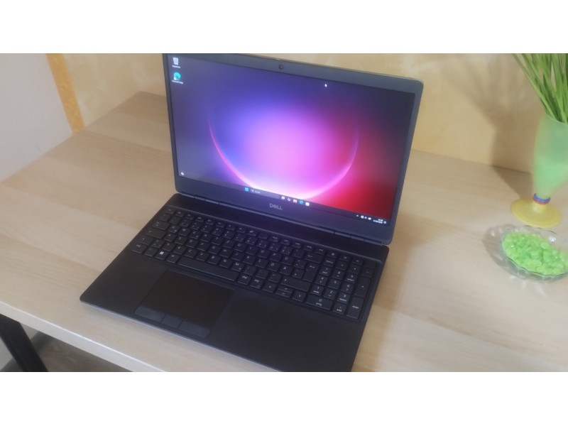 Dell Precision 7560.i7-11800H.32GB.512SSD. RTX2000 4GB