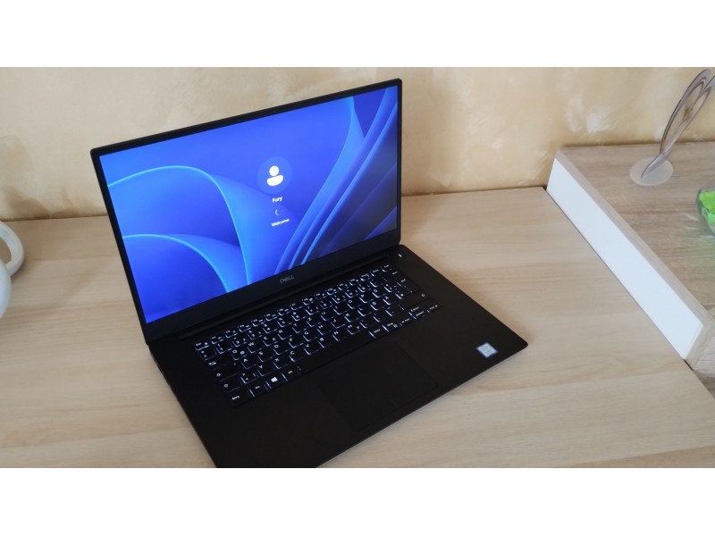 Dell Precision 5540 Intel Core i7 9850H 32gb .1TB SSD