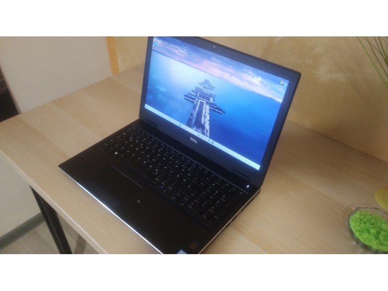 Dell Precission 7530.15.6" i7-8ge.28GB DDR4.512GB SSD