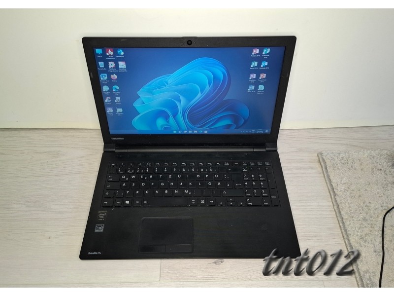 == TOSHIBA R50 = i5-4210U = 500Gb = 4Gb = 15,6 LED ==